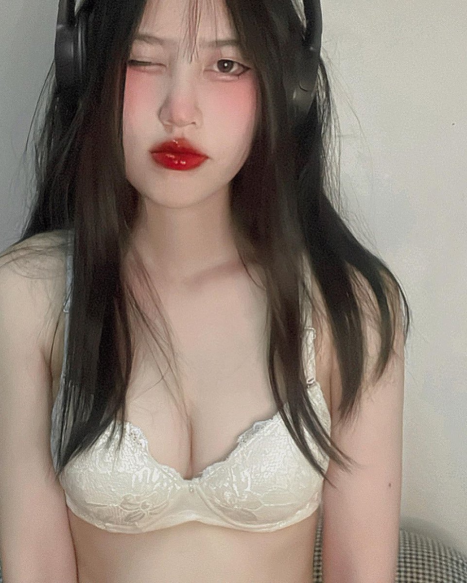 GIF on Twitter: "Ig..yunne.uwu"