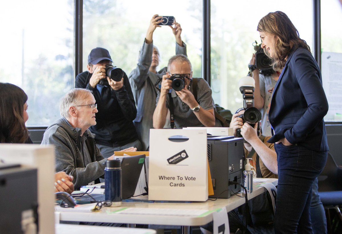 Danielle Smith on Twitter: "I just voted and you can too! Advanced Voting is now open across ...