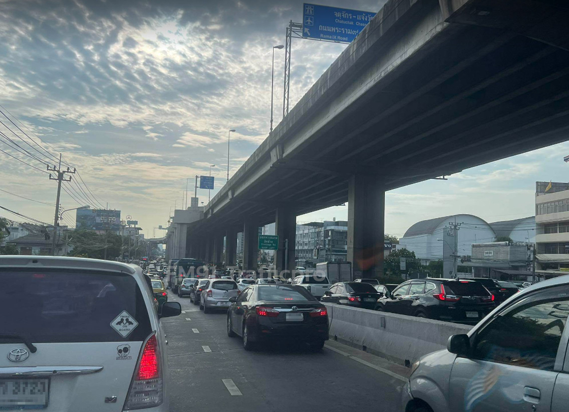 FM91 Trafficpro on Twitter: "07.42 น. กว่าจะขยับได้! ถนนบรมราชชนนี ขาเข้า มุ่งหน้าไปทางโค้งสาย ...