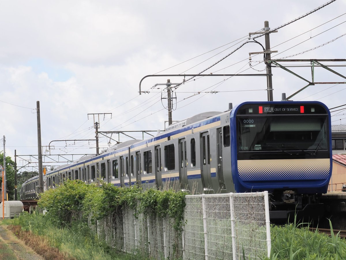 松の木 on Twitter: "RT @kobayac77m_007: 5月24日 (水)、上り配給列車 。EF64-1032牽引、E235系 横ｸﾗ F-26編成。J-TREC新津を5月 ...