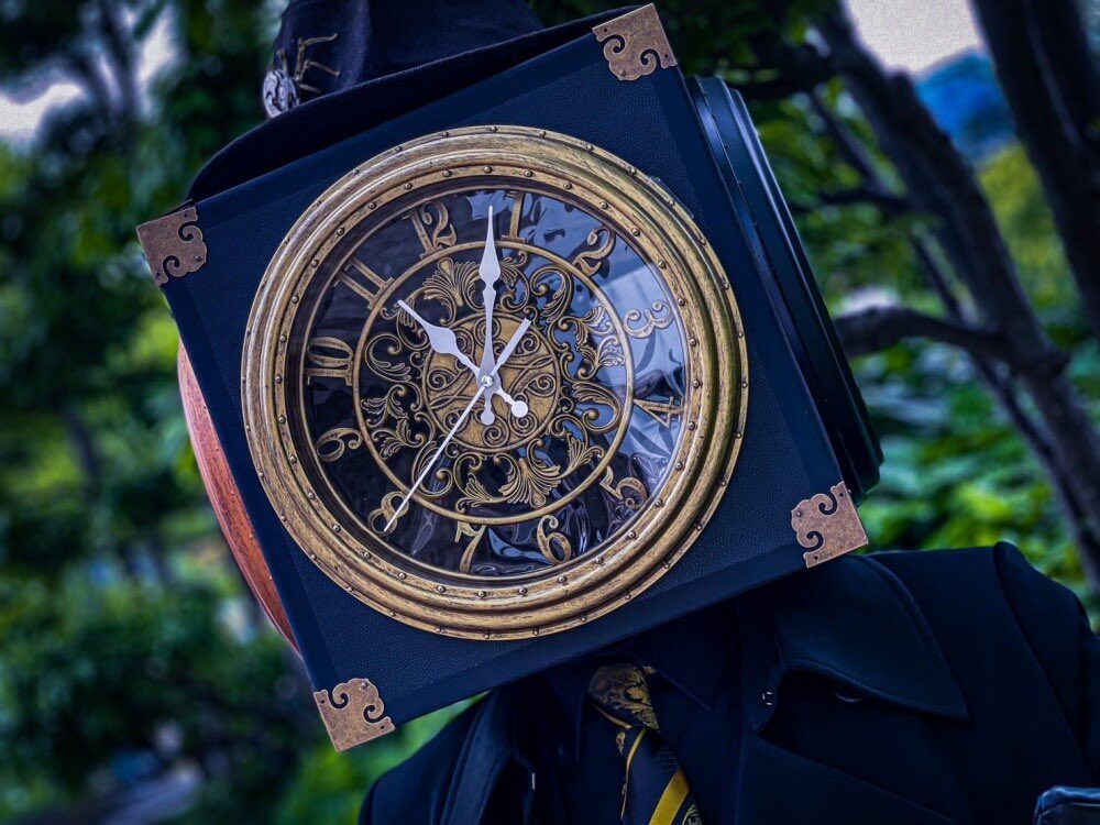 KAI-YOU（カイユウ） on Twitter: "不気味…でも心惹かれる、回転する時計頭がすごい！ ⇒https://kai-you.net/article/86829 #kai_you ...