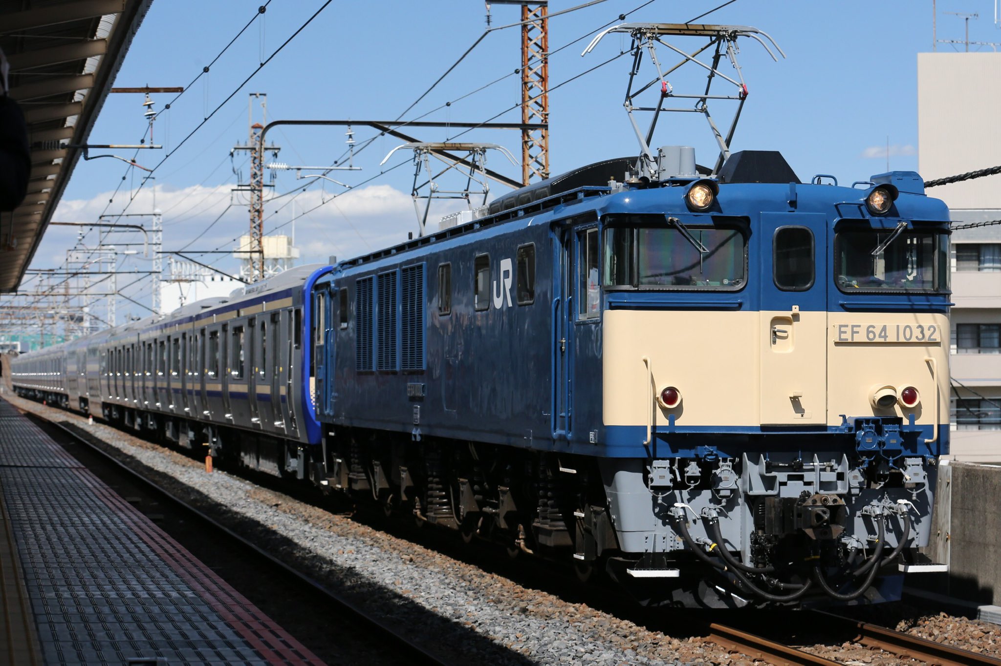 くもは165-1 on Twitter: "今日の武蔵野線から 配9644 EF64 1032＋E235系F-26編成 11B 8586レ EF210-343＋タキ 2023.05.24 ...