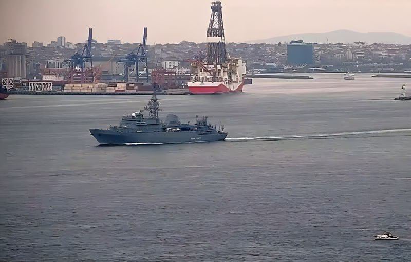 NEXTA on Twitter: "This morning, the modern #Russian reconnaissance ship "Ivan Khurs" was ...