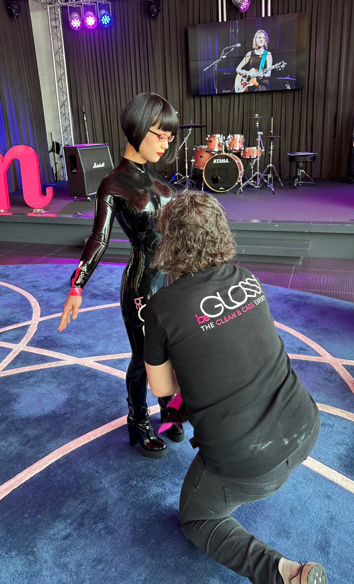 Eri Kitami (北見えり)OF&FANTIA on Twitter: "I'm beGLOSS Girl! You know? @beGLOSS @begloss_jp We get ...