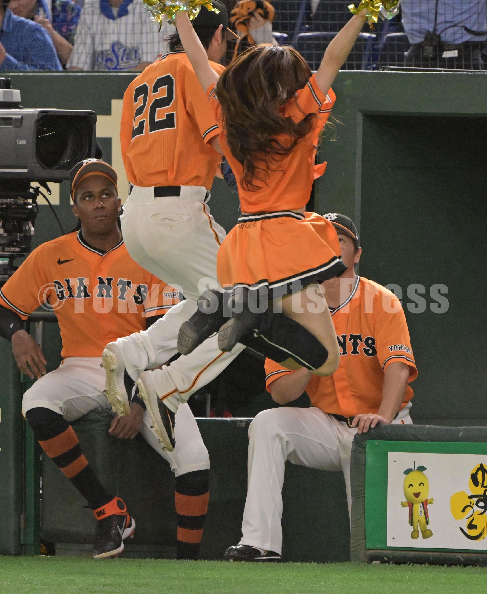 東スポ 写真部 on Twitter: "【プロ野球】 5月24日 東京ドーム 巨人×横浜DeNAベイスターズ #ブリンソン #小林誠司 #長野久義 #ジャイアンツ #giants https ...