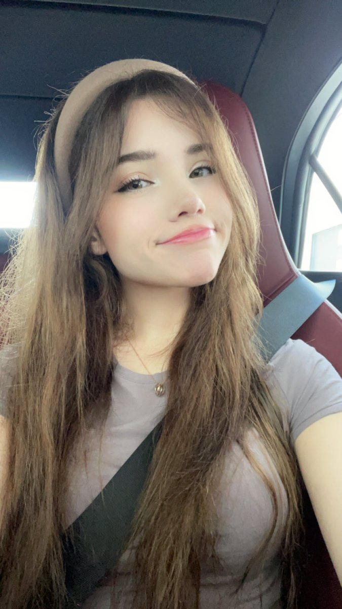 Lauren Burch on Twitter: "RT @emmyuh: short bday stream c: opening presents and then val