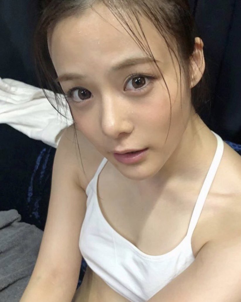 batmanyosuke🦇 on Twitter: "切なくも、可愛い一枚 #吉高寧々 さん @yoshitakanene #寧々ちゃん @8manpro @FALENO_official"