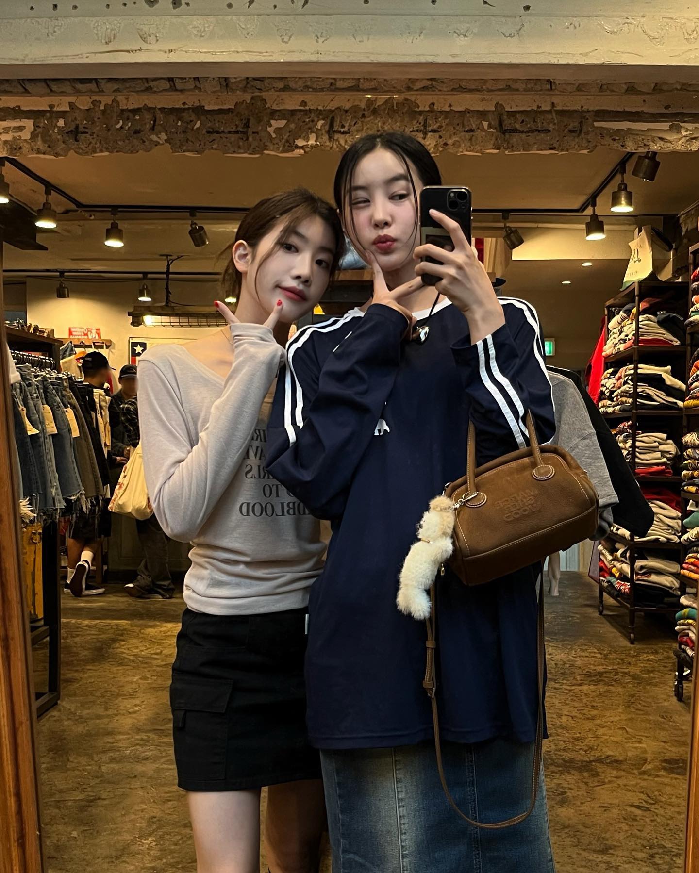 🌙 Orrery/nim on Twitter: "Kim Lip Instagram post https://t.co/l1LXe1pHa2 https://t.co/U3AzjO3dQv ...