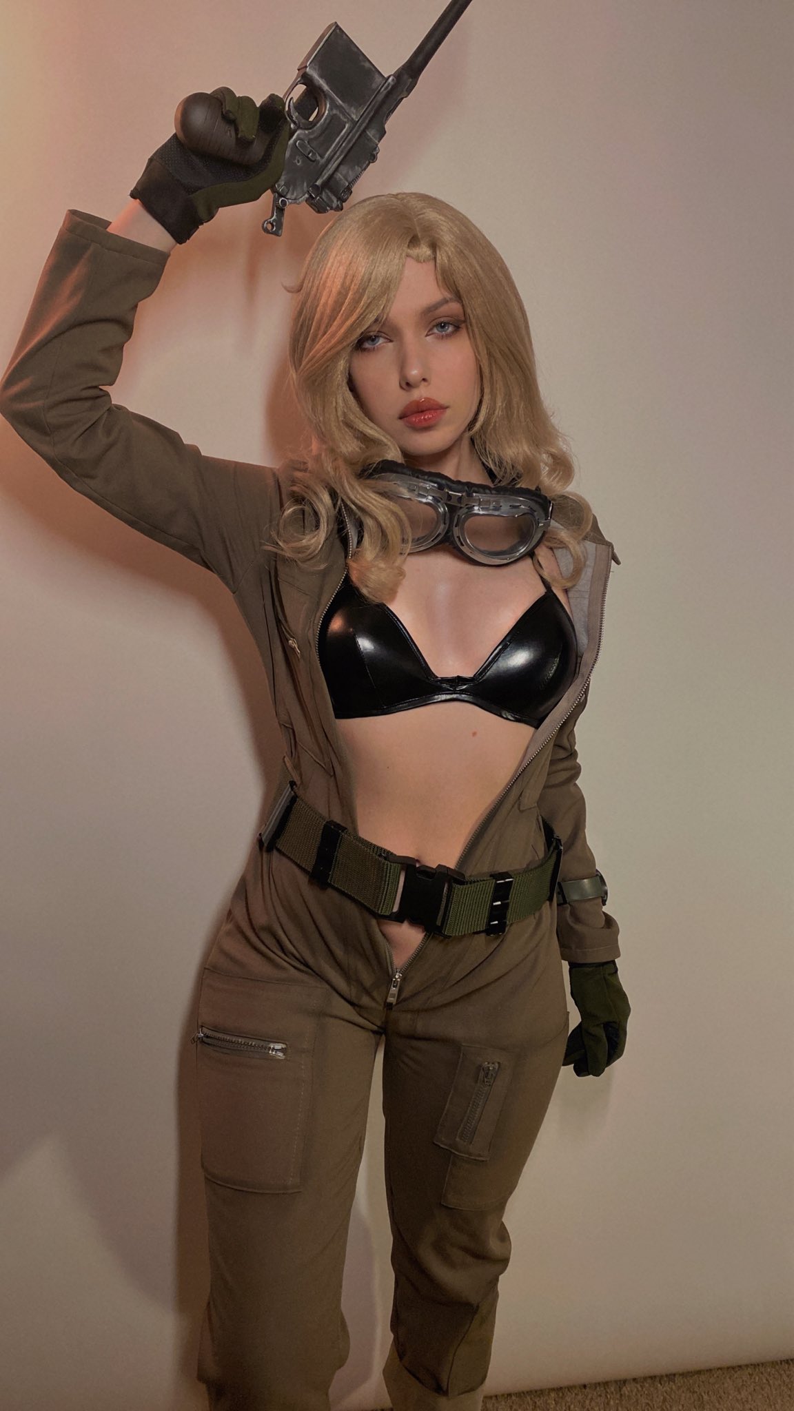 Metal Gear Solid 3 Eva Cosplay