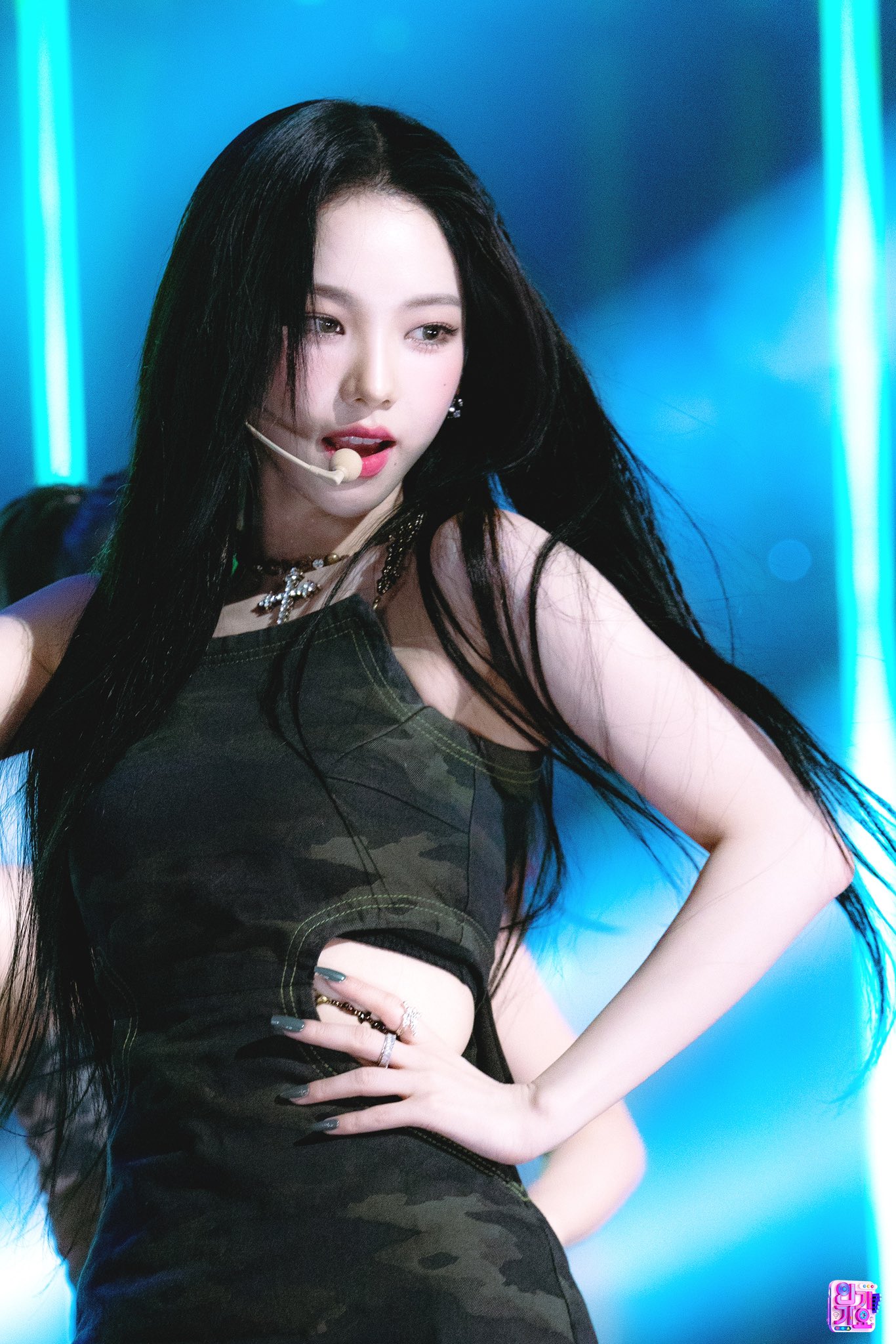 aespa International #SPICY 🌶️ on Twitter: "230514 #KARINA ‘Spicy’ Inkigayo PD Note #현장포토 🌶️ ...