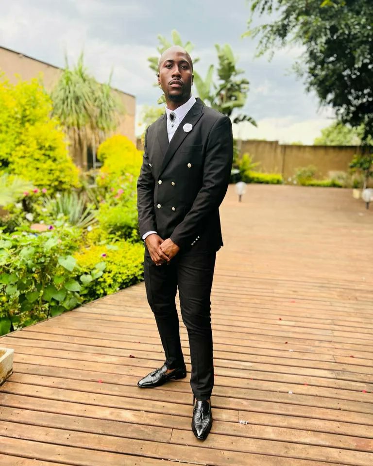 Mthunzi Omuhle on Twitter: "👨‍🦽👨‍🦽👨‍🦽👨‍🦽"