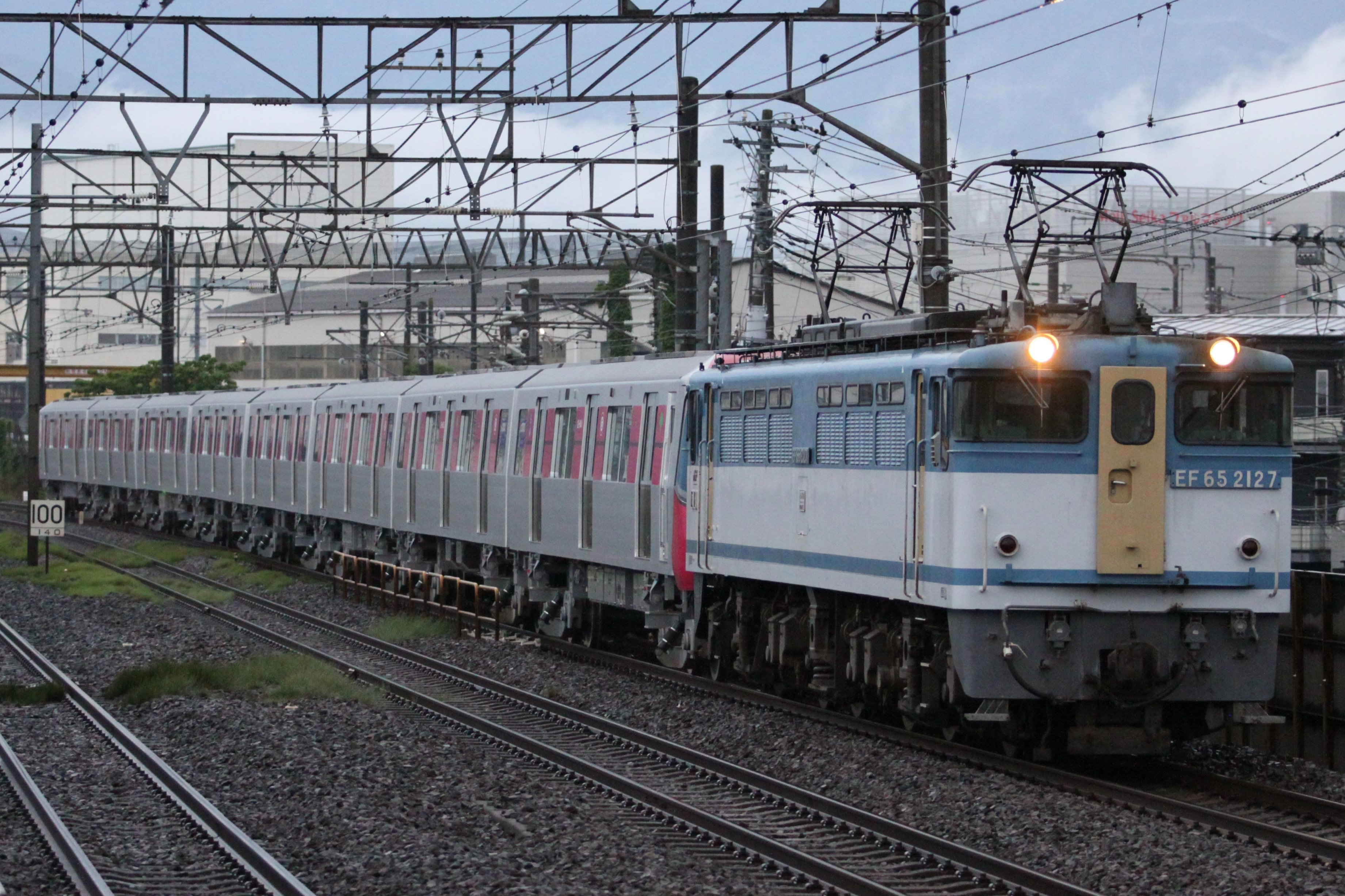 絶望の使者 on Twitter: "2023年5月12日～14日にかけて、都営大江戸線12-600形12-841Fが兵庫→横浜羽沢→根岸→本牧埠頭の経路で甲種輸送されました。牽引機は、兵庫→ ...