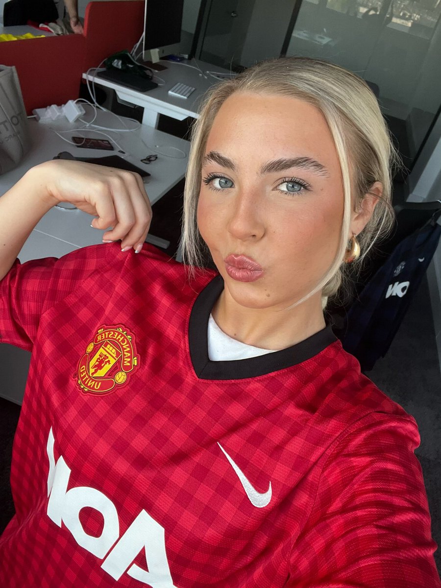 Beth T on Twitter: "Old Trafford in the sun is my favourite ️ @retrokits_ltd"