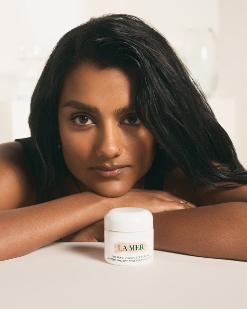 Rana ... on Twitter: "6.) February 22nd: Simone Ashley filming a campaign for LaMer"