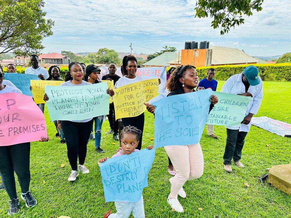 Greta Thunberg on Twitter: "RT @XRMothersUg: Mothers Rebellion Uganda joined mothers around the ...
