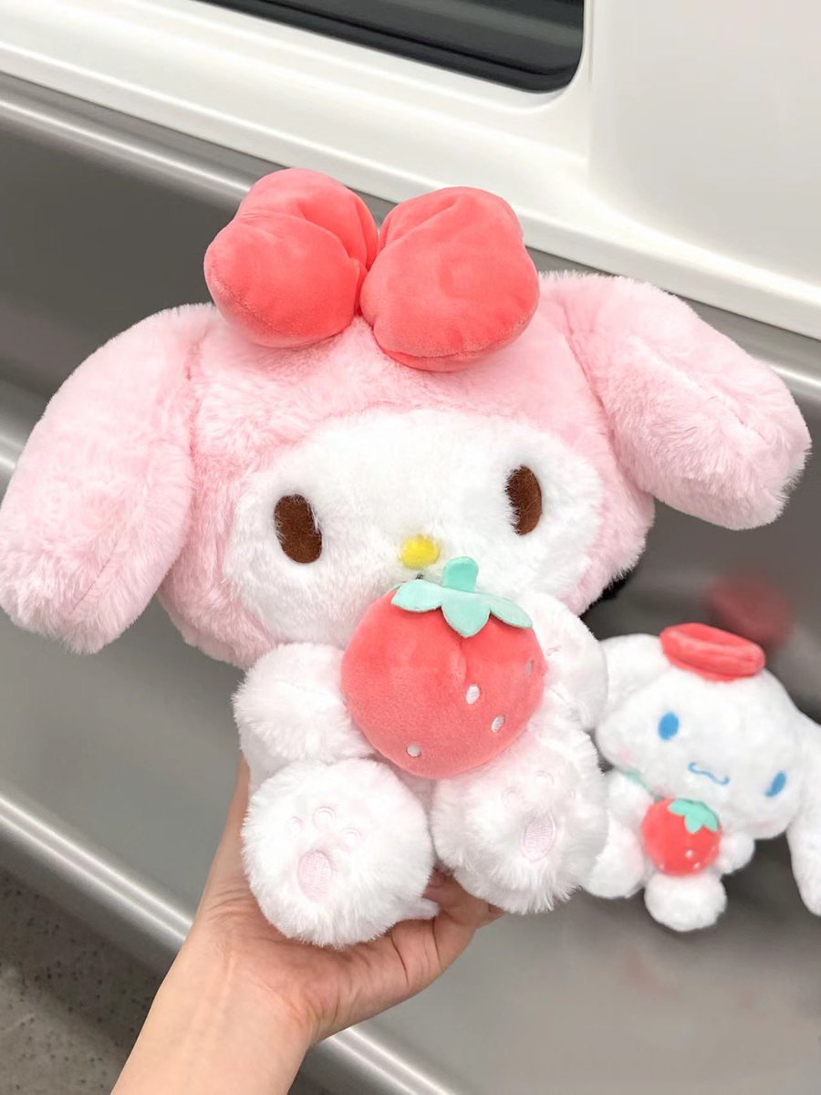 ʚ kimi ɞ on Twitter: "my melody & kuromi strawberry plushies"