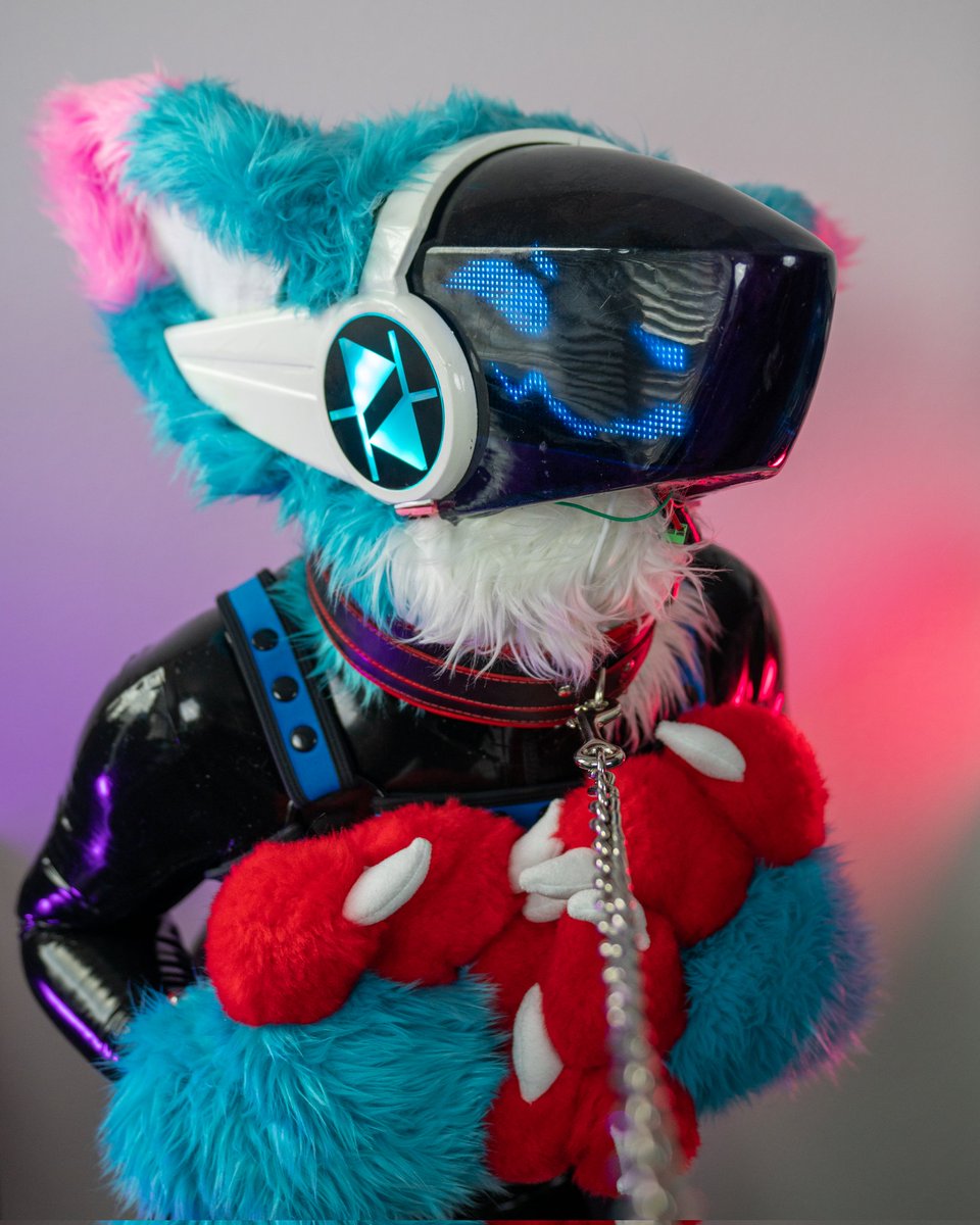 Inde (Syntax Runtime) 🔜 AC? on Twitter: "//CW : latex, bondage Being a goooood personal protogen ...