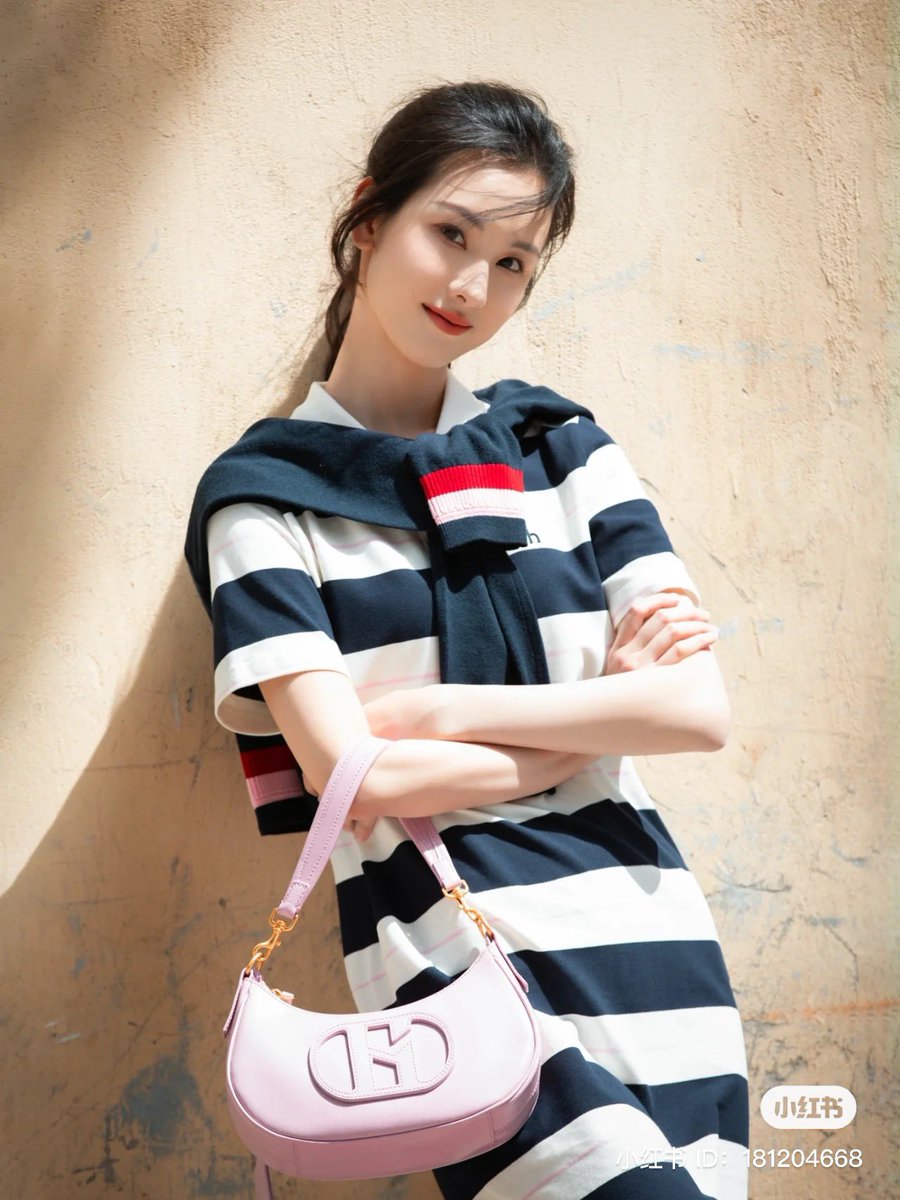 cdrama tweets on Twitter: "#ChenDuling shares new snaps on Xiaohongshu"