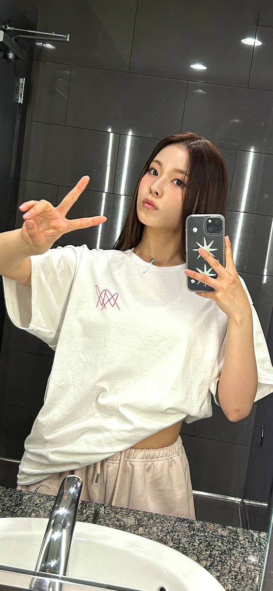 NMIXX Wallpaper🍥 on Twitter: "KYUJIN Extended Wallpapers #NMIXX #엔믹스"