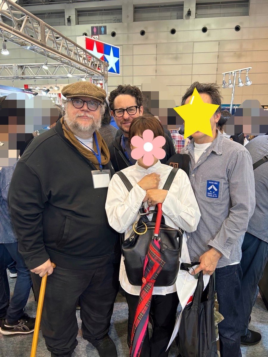 2flap On Twitter 初めてのホビーショーでデル・トロ監督、j・j・エイブラムス監督と写真を撮っていただけるという奇跡が!デル