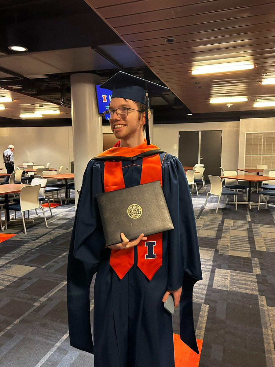 Evan Pickett on Twitter: "Local Roblox Dev earns masters degree 🎓"