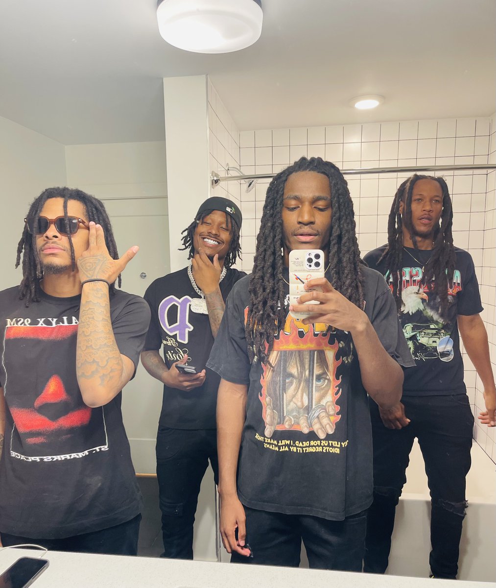 Davo Migo on Twitter: "Nothing but real DeeBlock members in this loop 🏨💯"