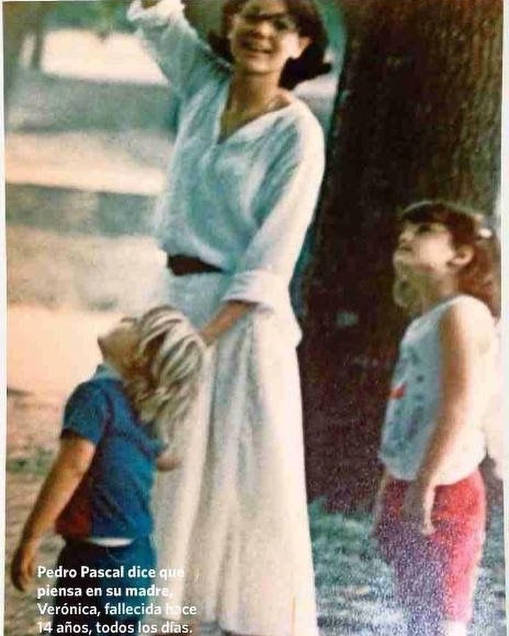 Turkita💜🌅🌌🐾🎼 on Twitter: "RT @PedroPascalNews: Em especial para Veronica Pascal, a maior fã de ...