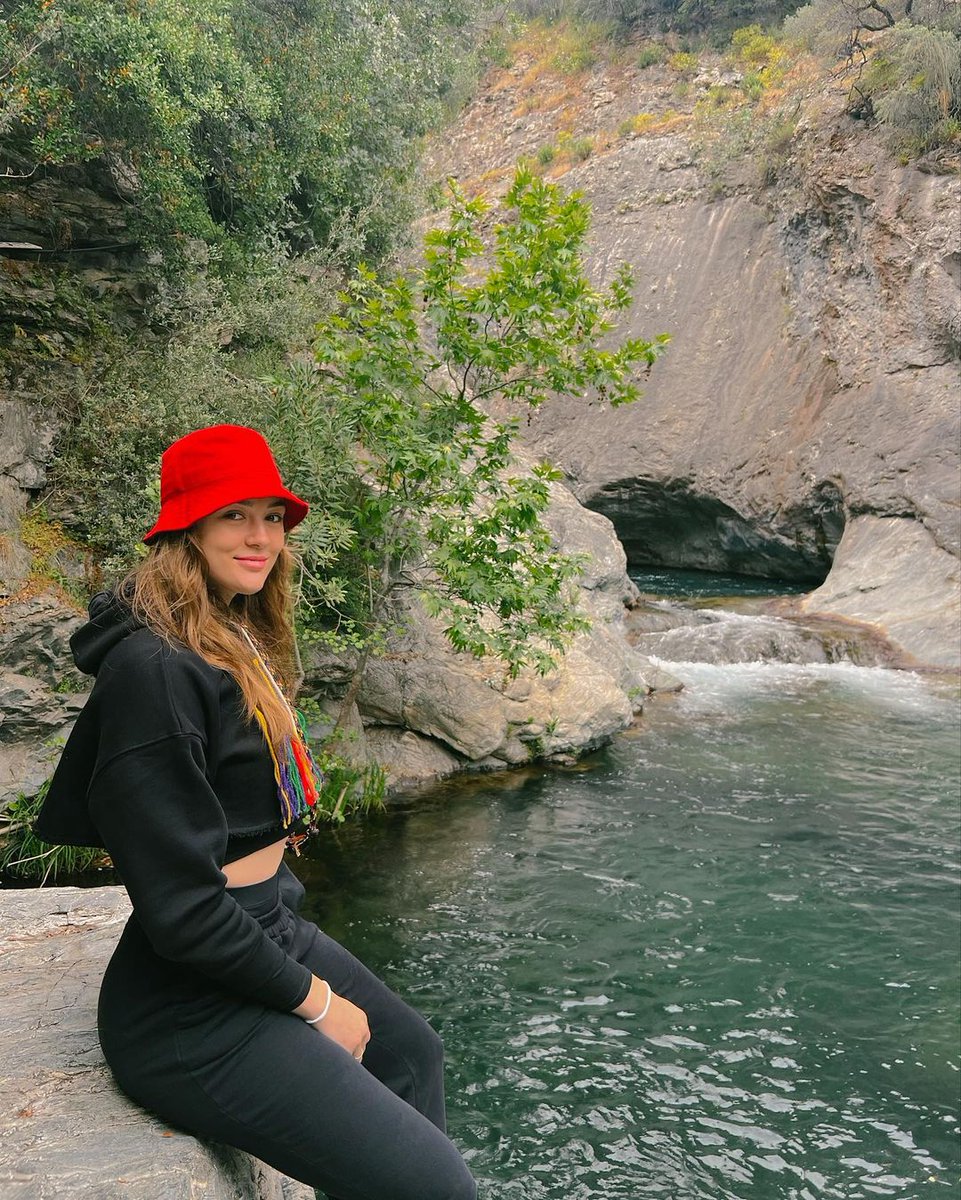 Celebs Loop on Twitter: "Zehra Güneş ️ #ZehraGüneş"