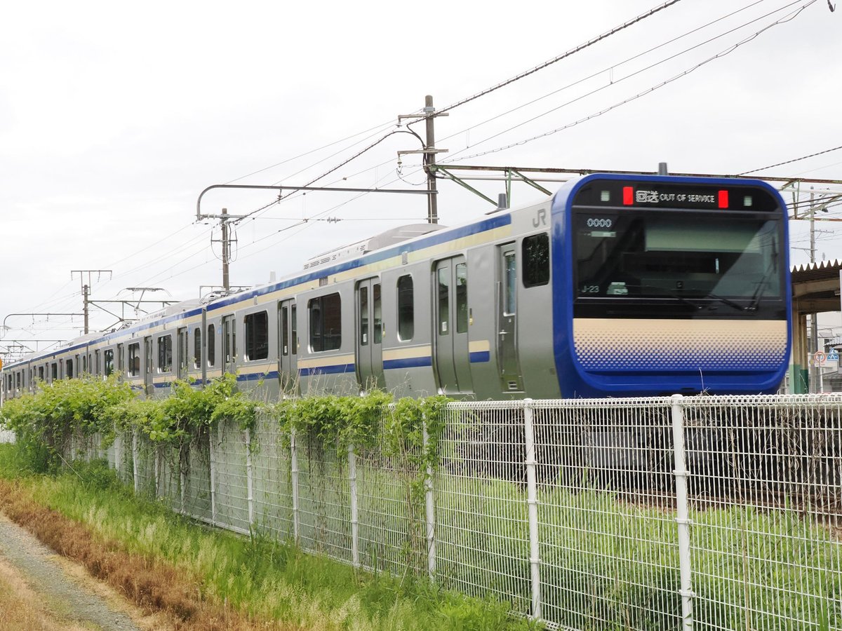 クロテツ007 on Twitter: "5月15日(月)、上り配給列車 。EF64-1031牽引、E235系 横ｸﾗ J-23編成。J-TREC新津を5月10日(水)に出場。越後石山から大船 ...