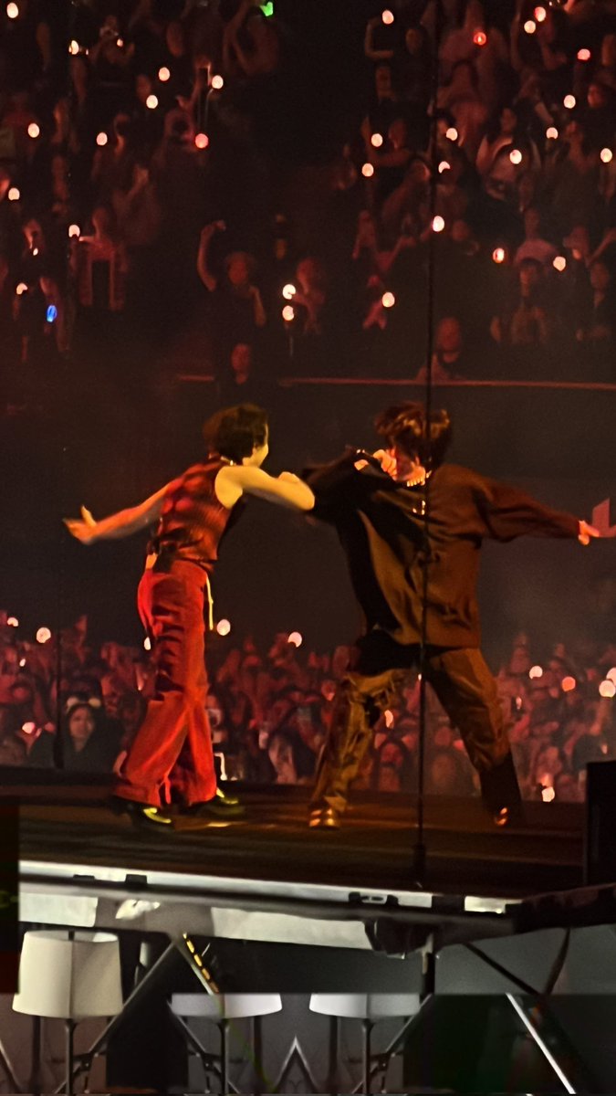 Aguabendita ️ Suga on Twitter: "RT @932220SG: Chapter 2 gave us: Eight Performance Burn It Live ...