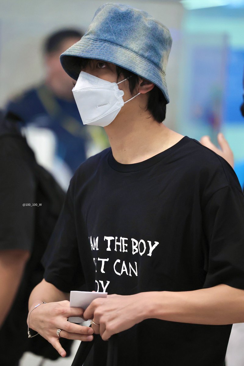 보름달 on Twitter: "230515 ICN #해찬 #HAECHAN 해찬이 한국와따ㅏㅏ!!😍"