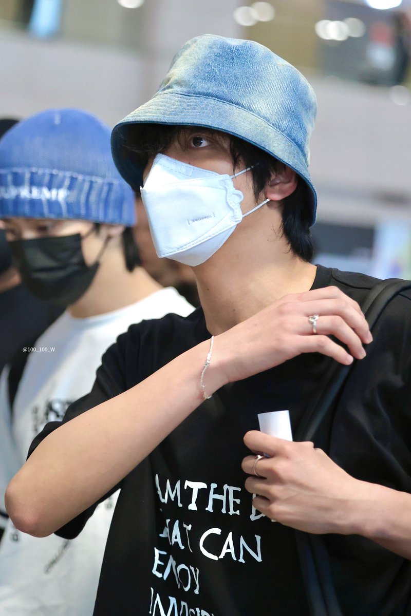 보름달 on Twitter: "230515 ICN #해찬 #HAECHAN 해찬이 한국와따ㅏㅏ!!😍"