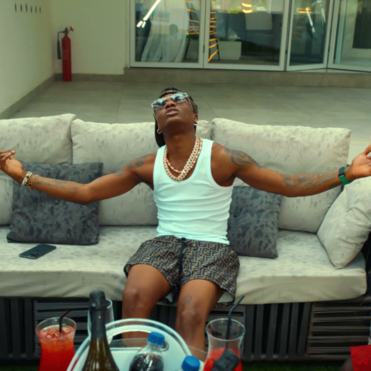 Wizkid Media on Twitter: "Big Wiz when you address meIf na lie I dey lie, ki omi Gbe mi lo 🔥 ️🦅"