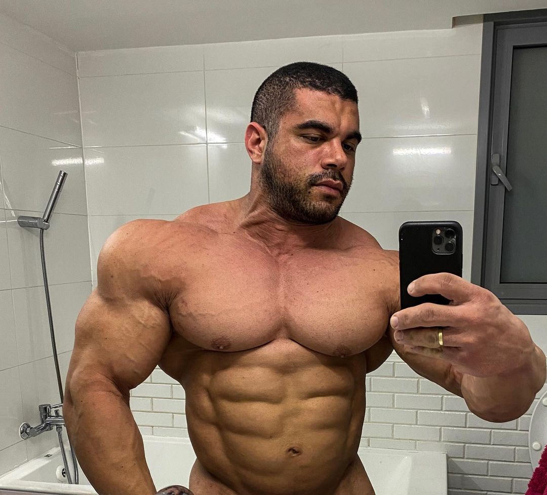 LoveHUGEMuscles on Twitter: "Sahar Kazes"