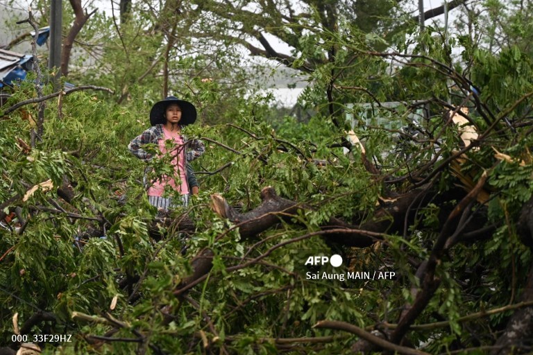 AFP Photo on Twitter: "Myanmar port city slowly reopens after deadly Cyclone Mocha. 📷 Sai Aung ...
