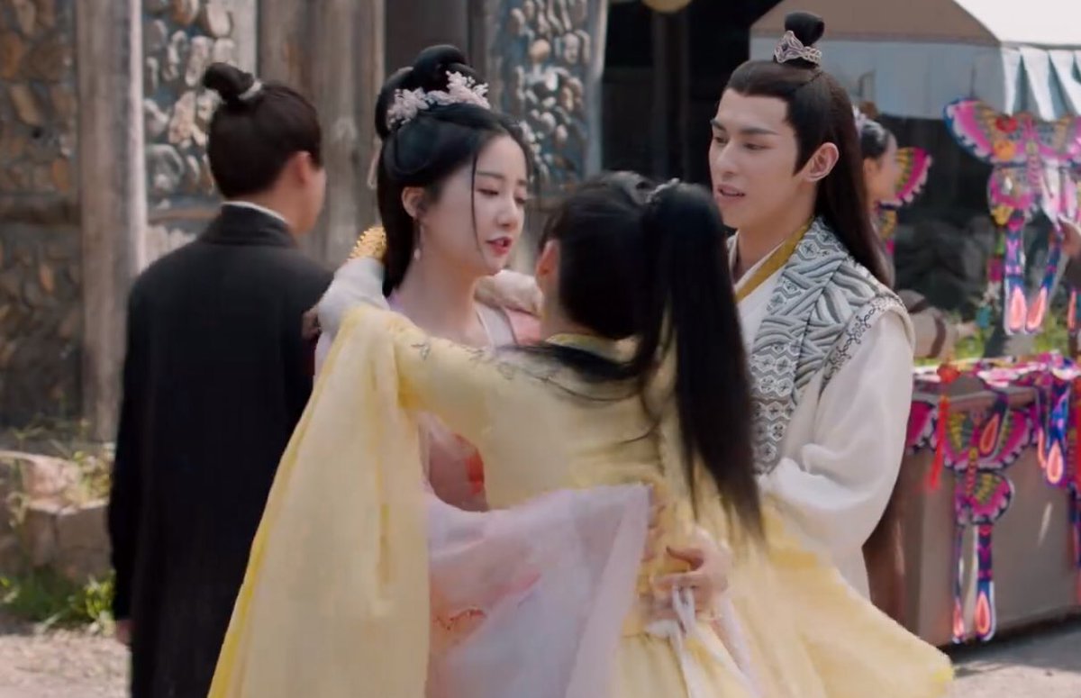 calamity📍护心’s publicist on Twitter: "yan hui going crazy again the moment xian ge left her… she ...