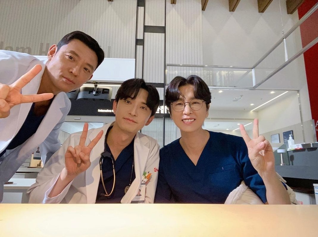 K-Drama Menfess on Twitter: "•kdm• so far, what's your thought of dr. romantic S3? cr to @ dr ...