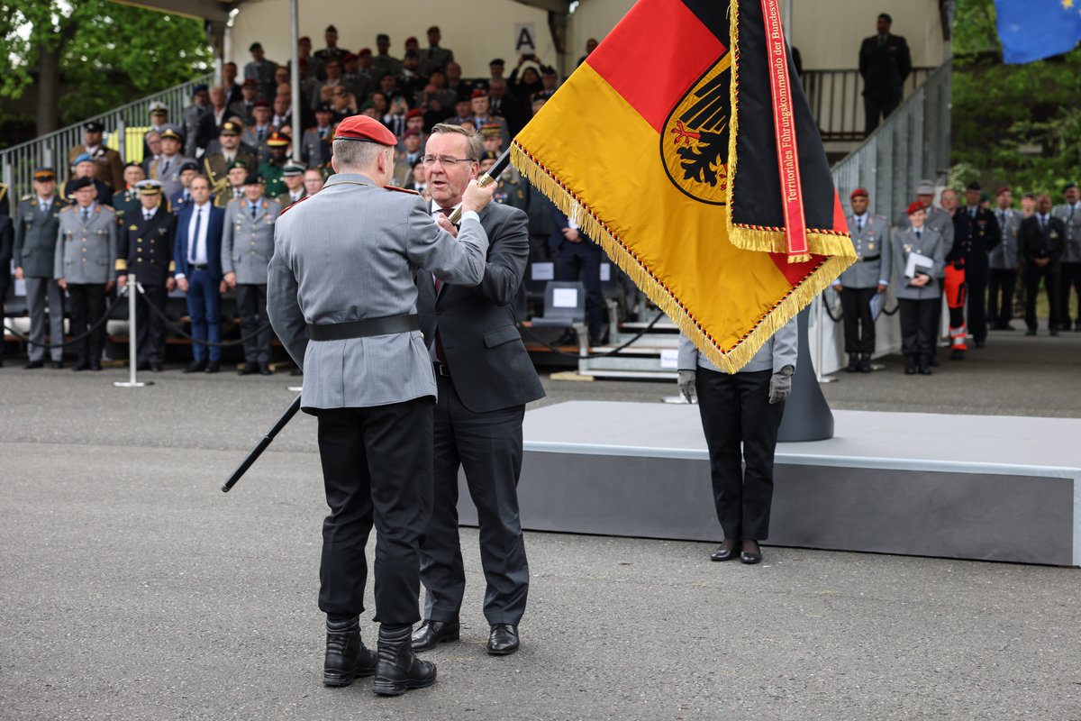 Verteidigungsministerium on Twitter: Verteidigungsministerium on Twitter: