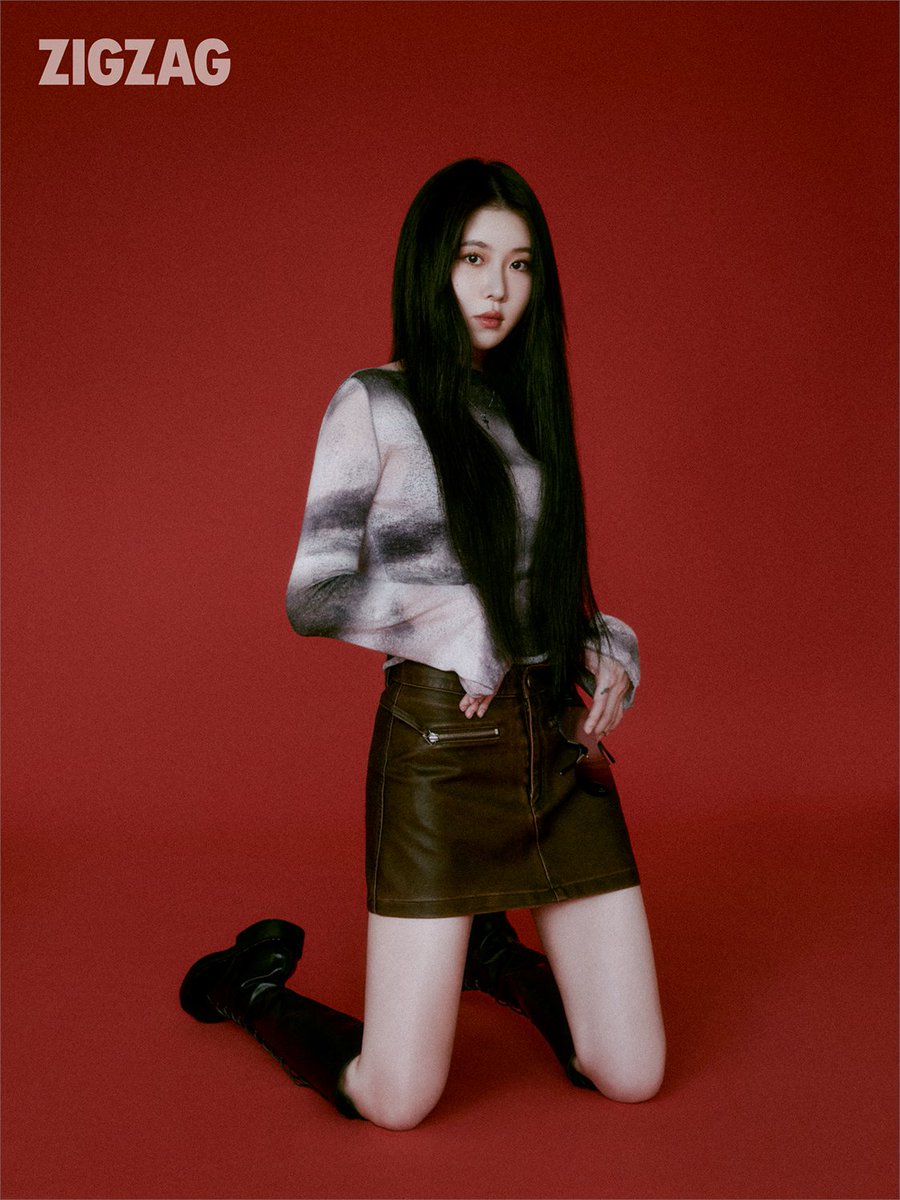 Nunca Pause O MV on Twitter: "BELÍSSIMA! A solista Yerin Baek para a ZIGZAG."