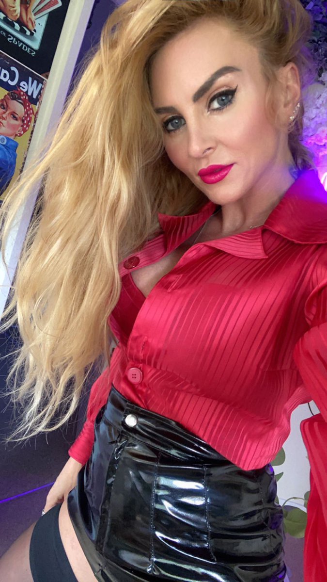 Miss Suzanna Maxwell On Twitter Starting The Week With Some Slut Stripes An Amazing