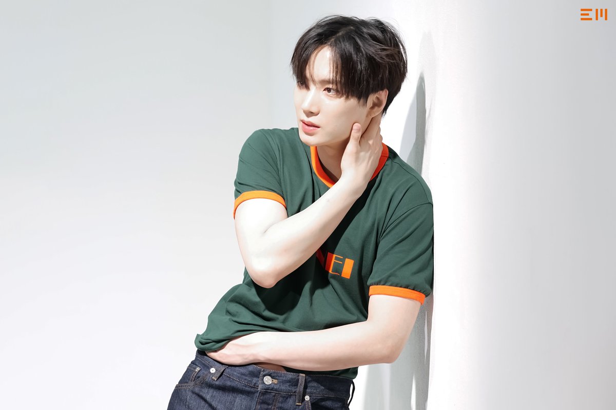 KIM JONGHYEON PICS on Twitter: "Kim Jonghyeon, laid-back and still sexy without even trying ...