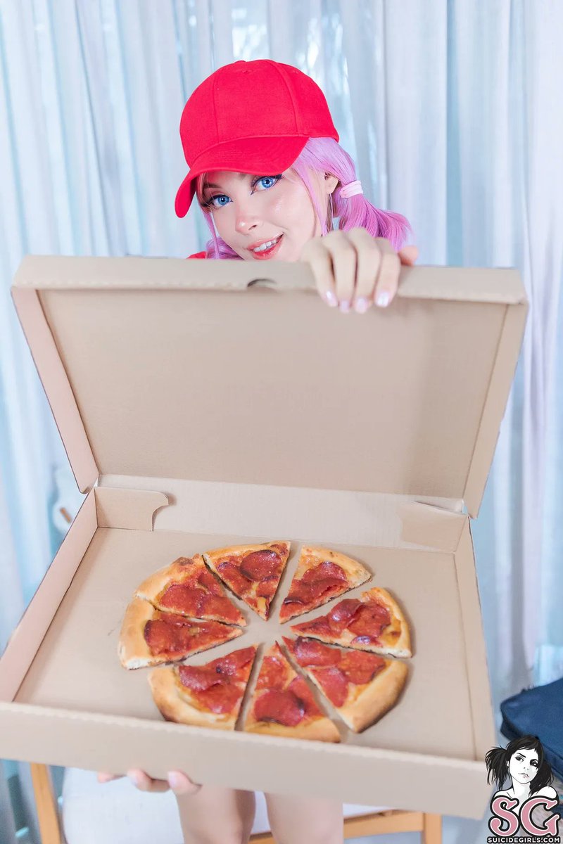 SuicideGirls Brasil on Twitter: "RT @SuicideGirls: Hot n ready 🍕 What's your fav pizza place ...