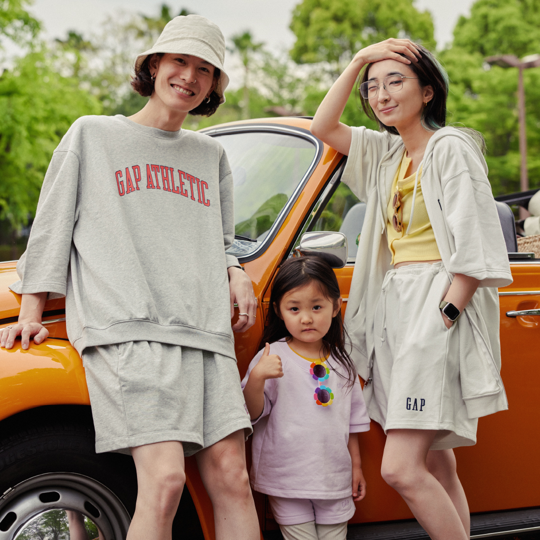 GapKids Japan on Twitter: "GAP SUMMER FAMILY LOOK 夏に楽しむGapの親子リンクコーデ ⼣暮れまで遊んでも楽ちんな、スウェットのセットアップでお ...