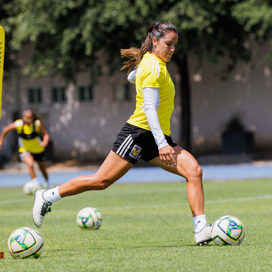 Tigres Femenil 🐯 on Twitter: "🔥 E M P E R A T R I Z 🔥"