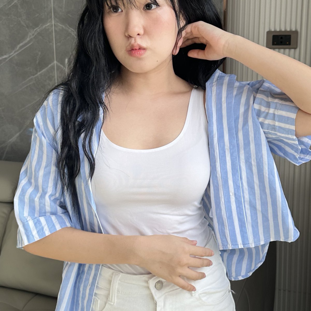 cloudysstory ꕀ on Twitter: "ดีมาก ดีที่สุด เสื้อของซัมเมอร์แบบอากาศ 40 องศา 🫠 AIRism ของ uniqlo ...