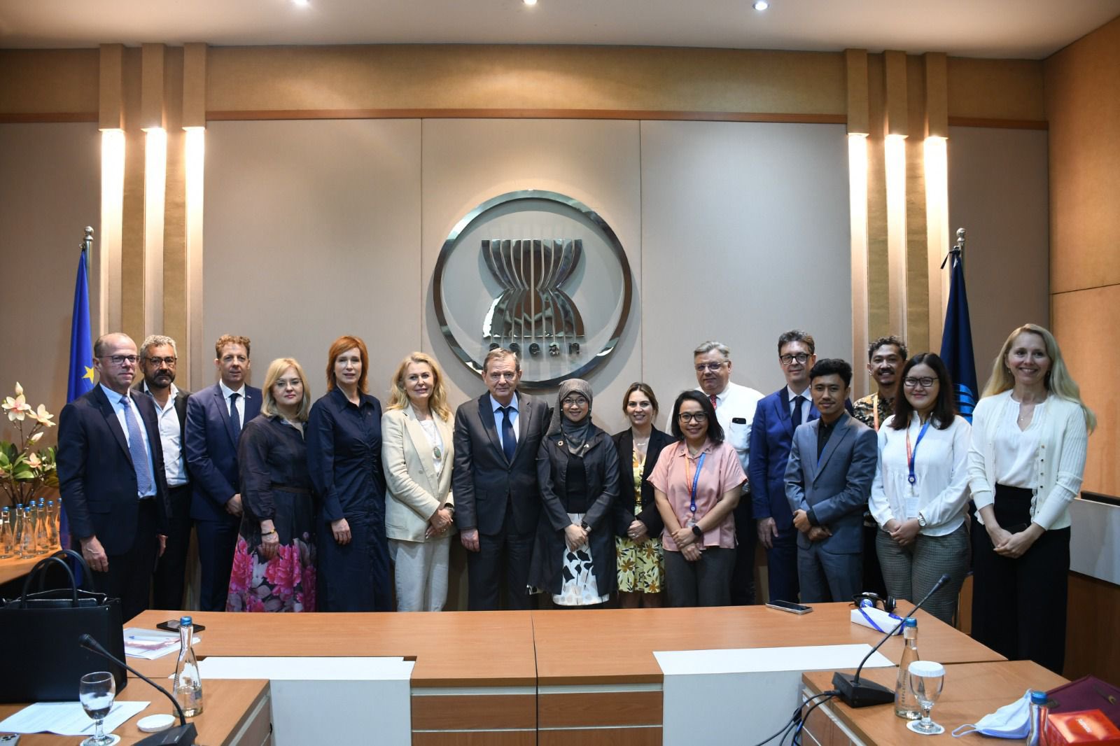 European Parliament in ASEAN on Twitter: "Members of European Parliament Transport committee led ...