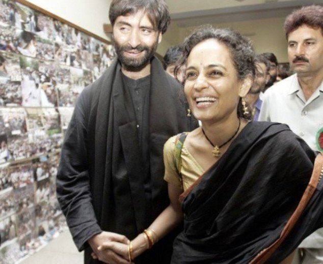Syam Kumar V on Twitter: "Arundhati Roy was born to Mary Roy, a Jacobite Syrian Christian from ...