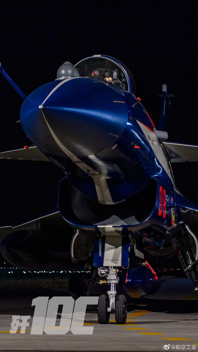卤印良品 on Twitter: "⭕️黑夜中的八一飞行表演队的J10C，这个涂装在这个环境下还是很好看的。#China"