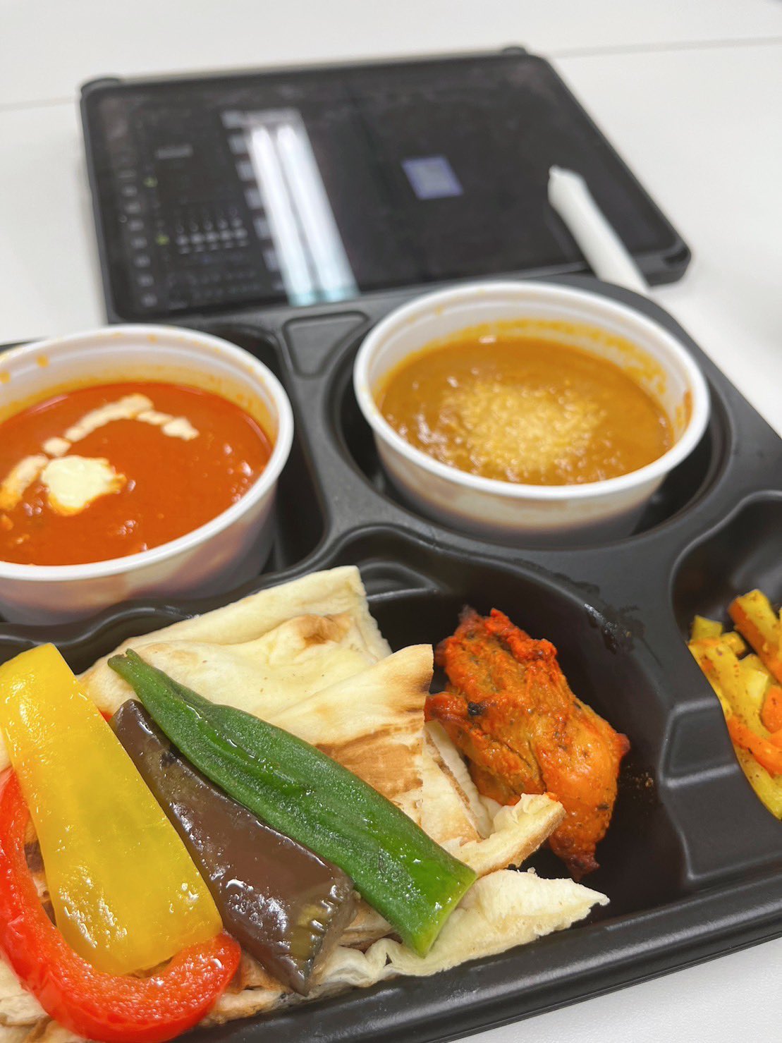 中丸雄一 Yuichi Nakamaru on Twitter: "楽屋でペンが進んだ。で、廊下でまっすーに遭遇。SNS始めてから写真を撮る癖が付いた模様。収録がんばれ〜。 YouTubeジャ ...