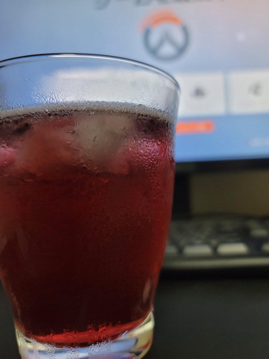 シャケはっちゃん On Twitter 明日休みだからと言って飲酒owするお魚です